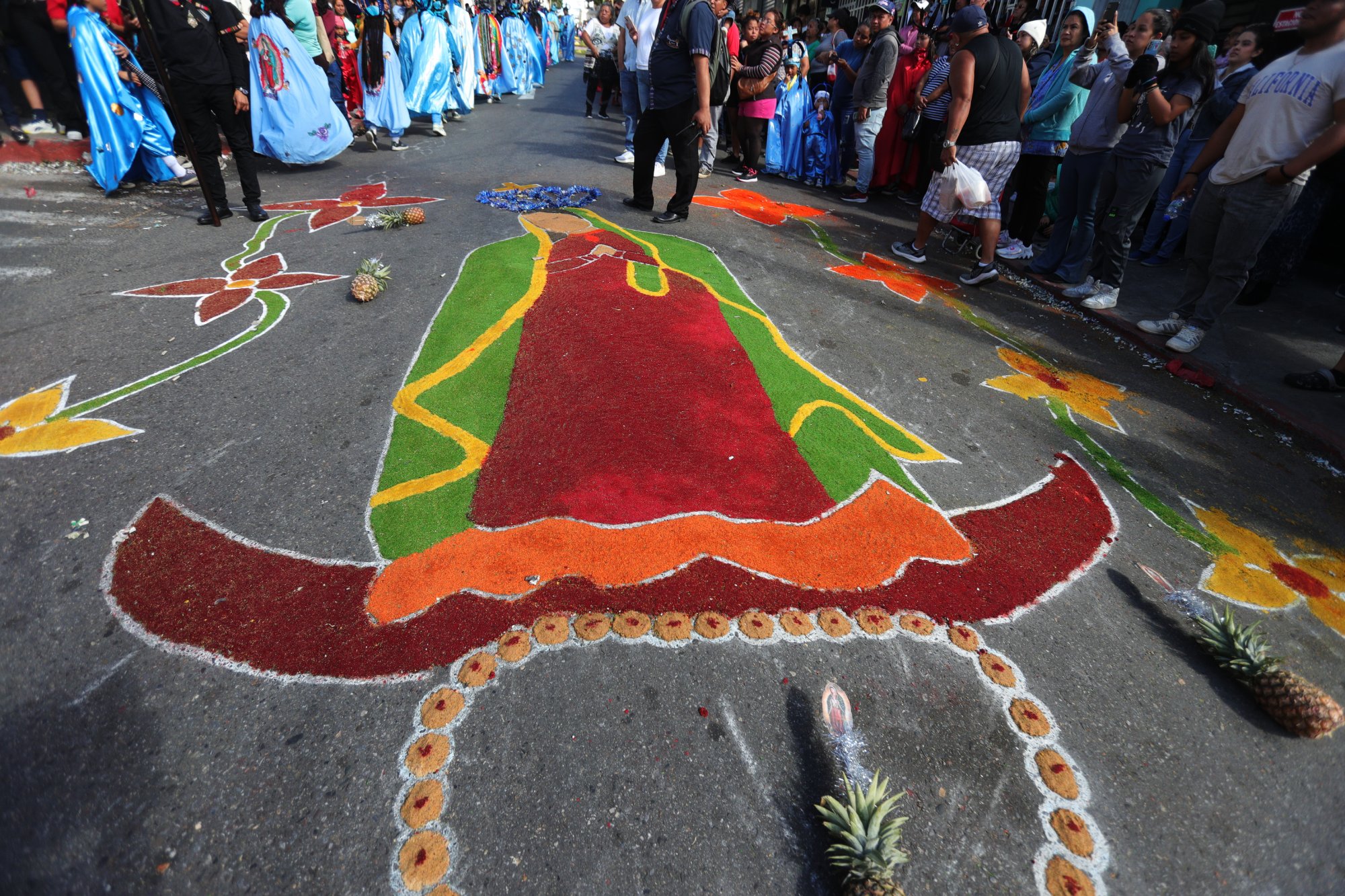 Rezado de la Virgen de Guadalupe recorre las calles de Guajitos en la ...