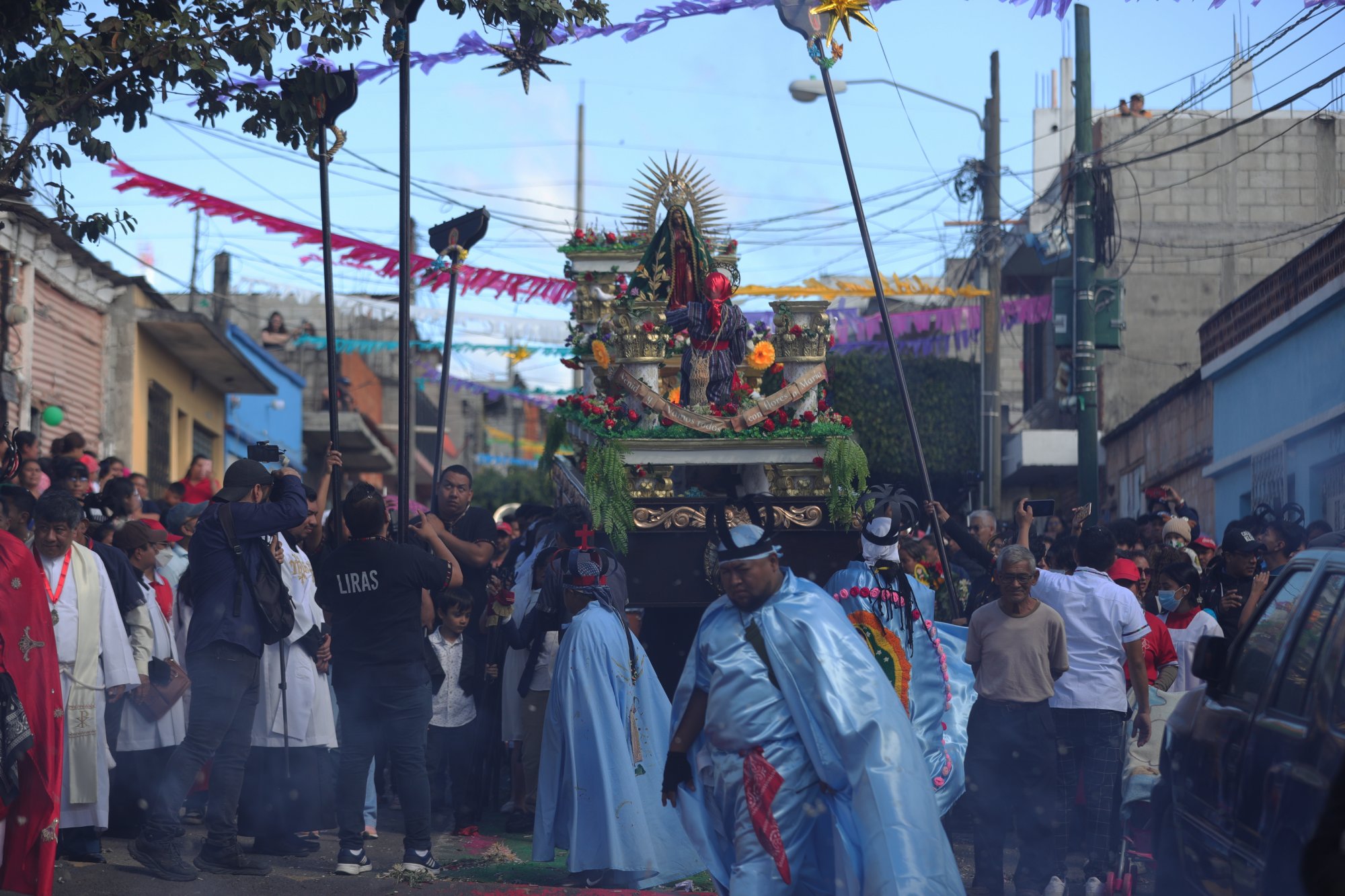 Rezado de la Virgen de Guadalupe recorre las calles de Guajitos en la ...
