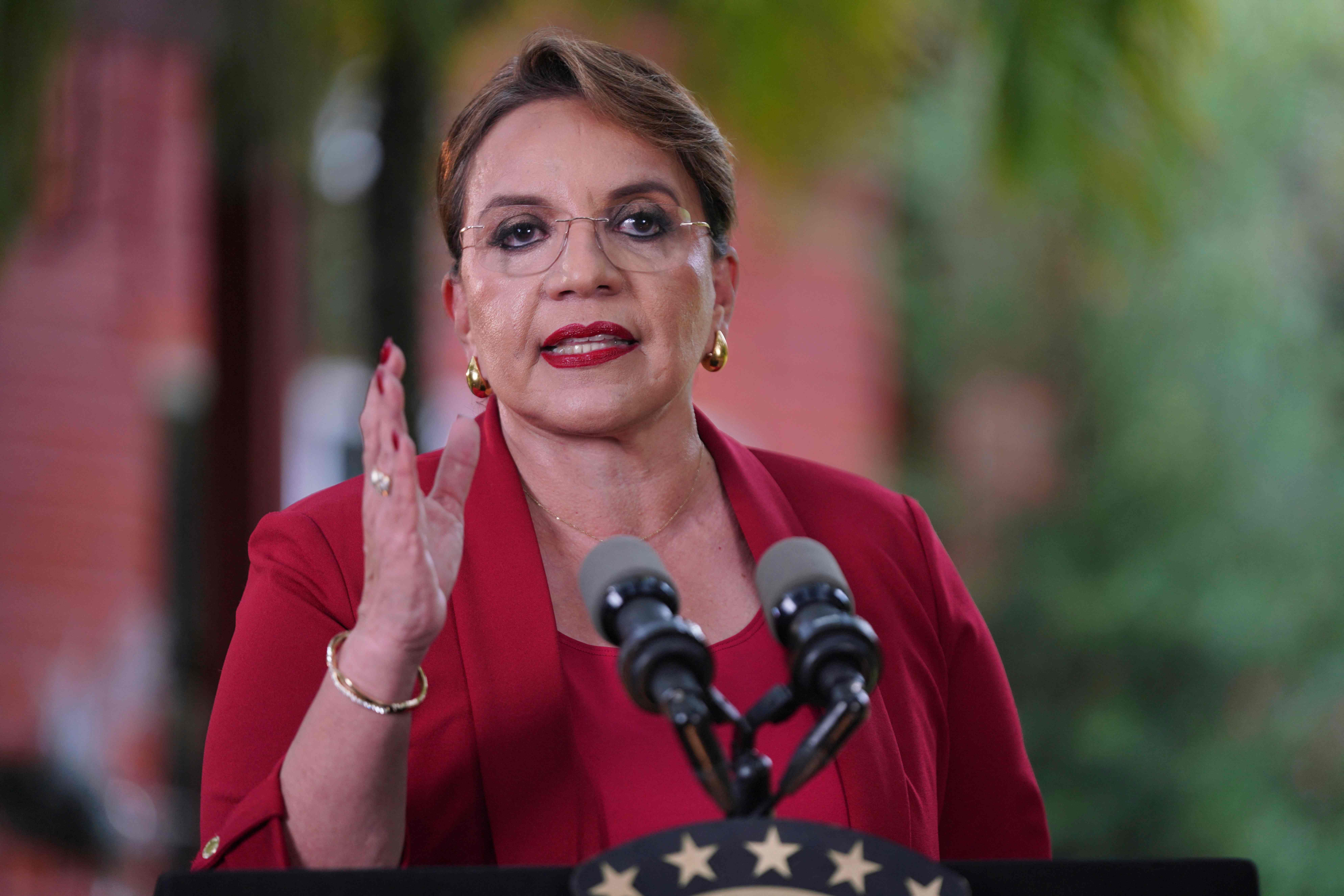 La presidenta de Honduras anuncia que no asistirá a la investidura de ...