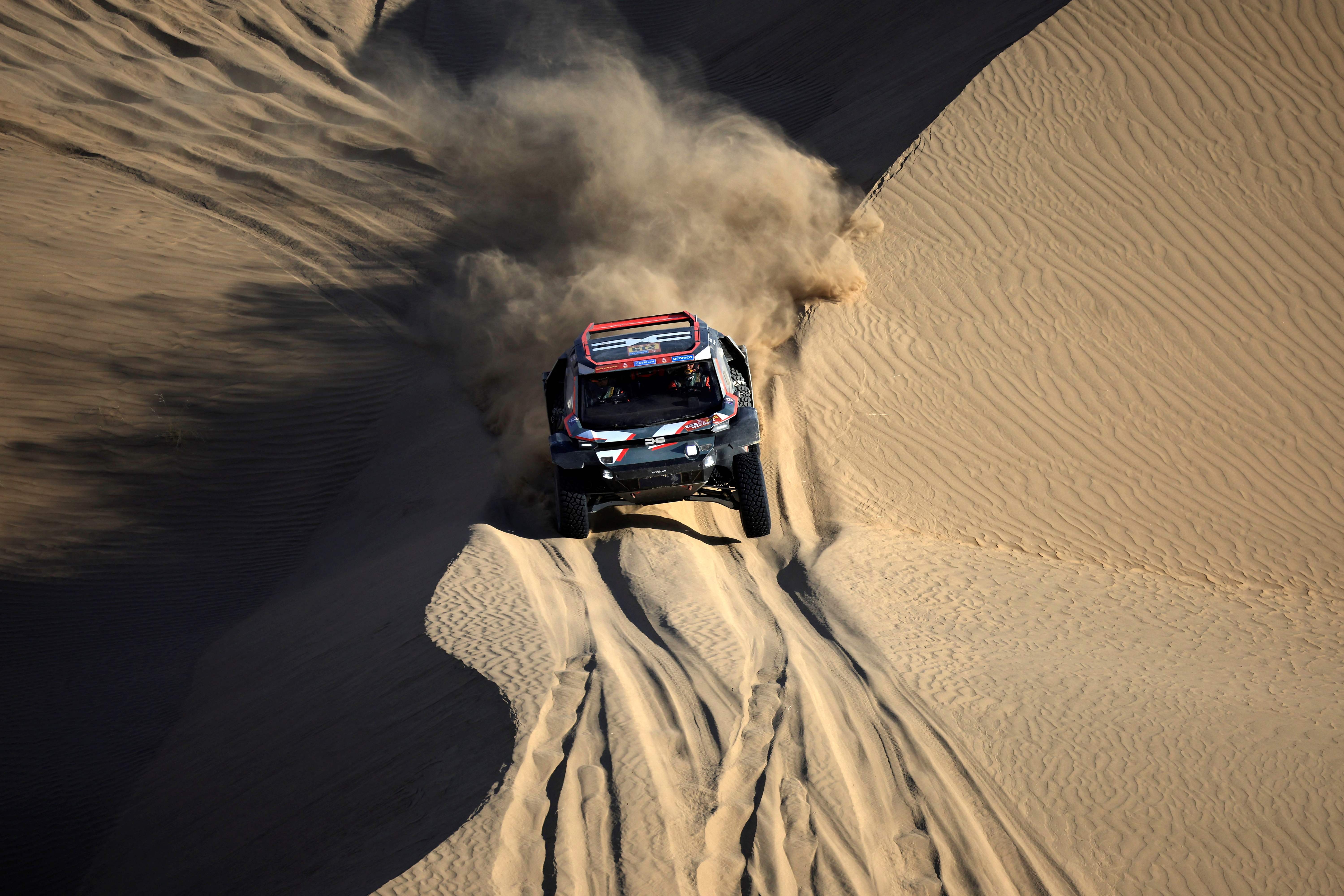 Momentos extremos del rally deportivo Dakar