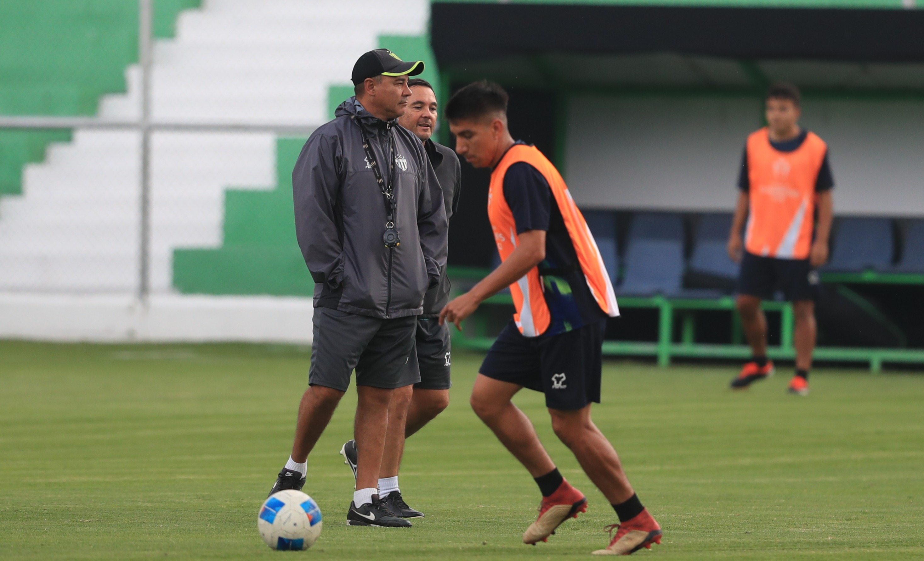 "Esperamos contar con el apoyo de todo el país", Mauricio Tapia previo ...
