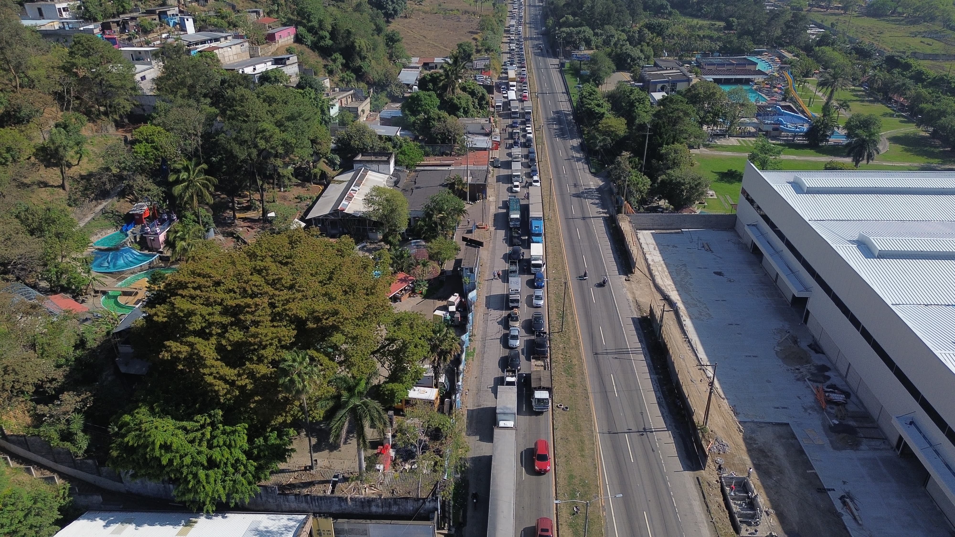 Manifestantes quitan bloqueo en el kilómetro 36 de la ruta al Pacífico
