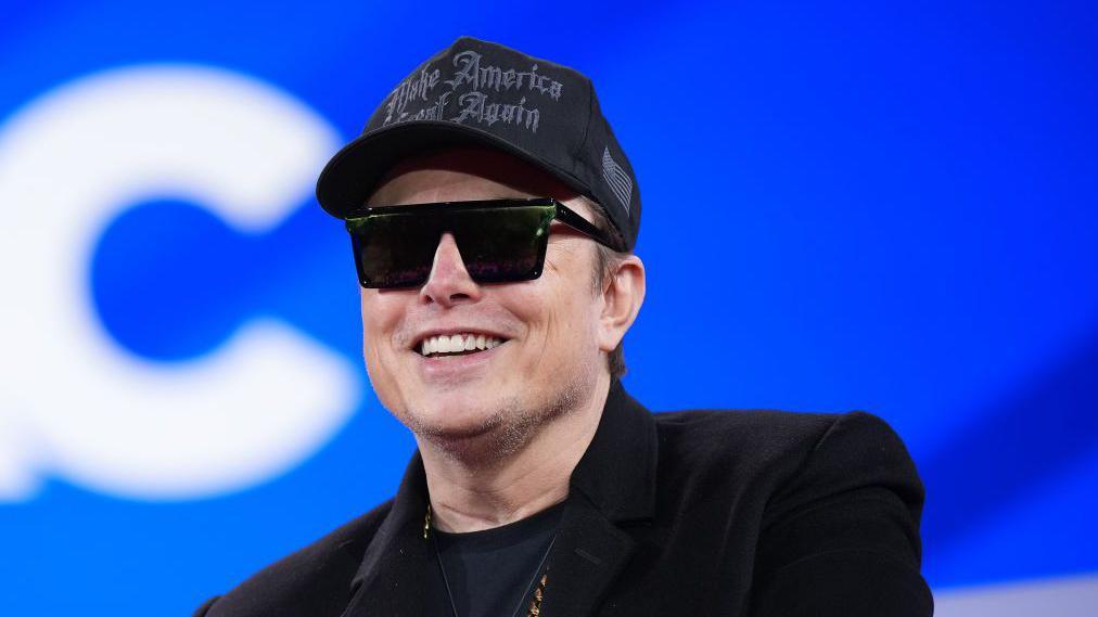 Elon Musk anuncia el nacimiento de su hijo número catorce