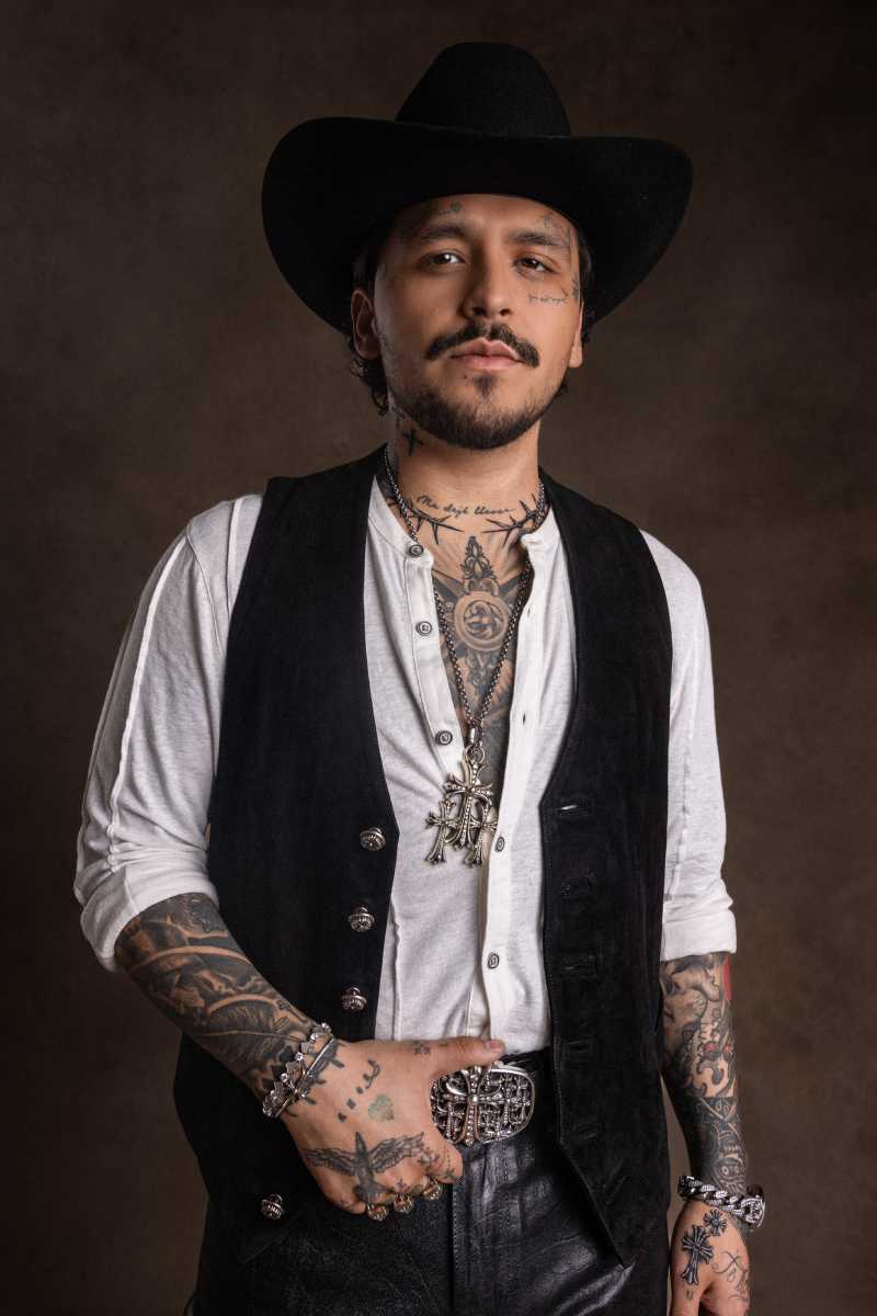“El Amigo”: La canción de Christian Nodal que habla sobre el dolor de ...