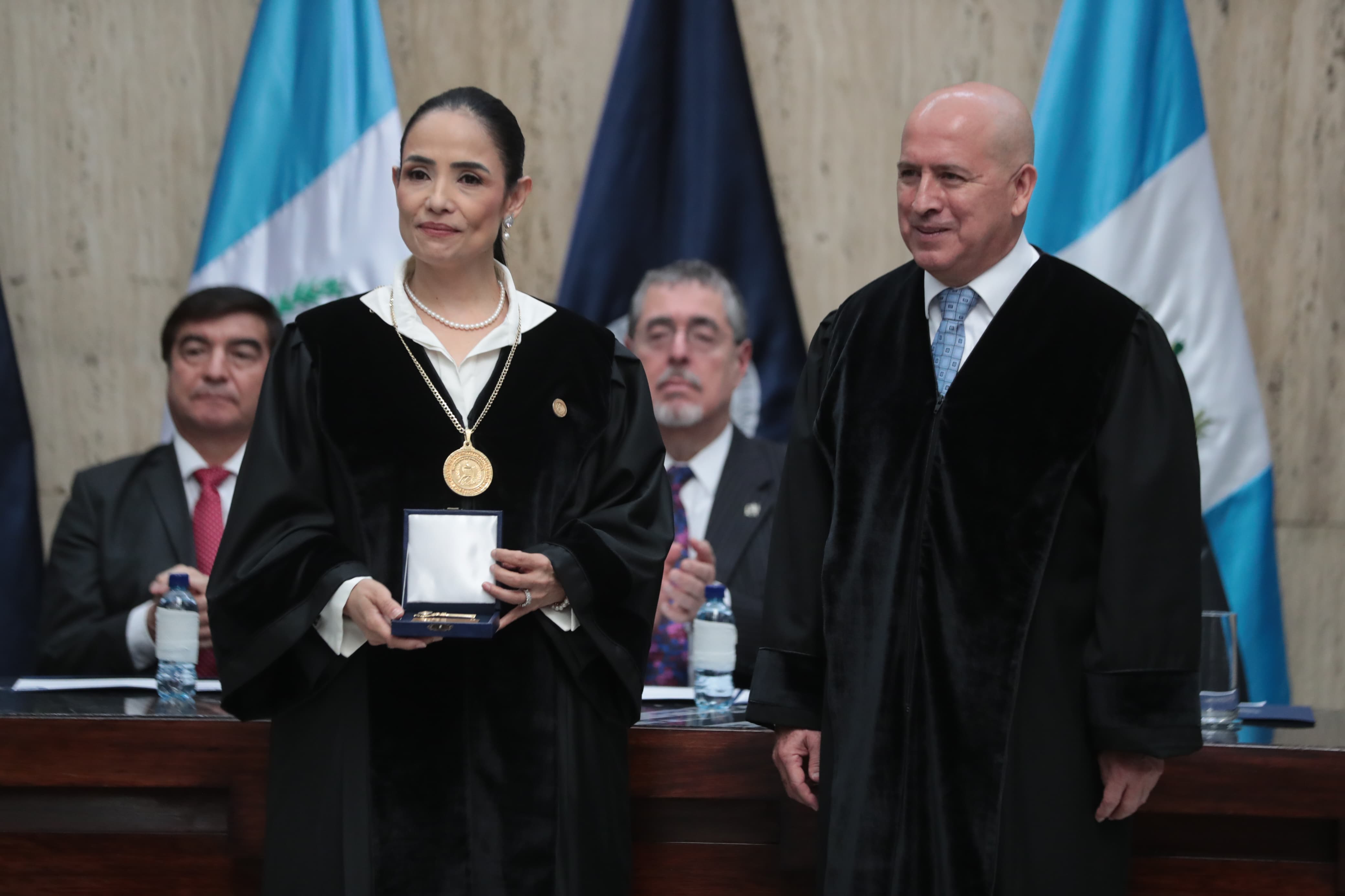 Los rostros del poder en la investidura de Leyla Lemus como presidenta ...