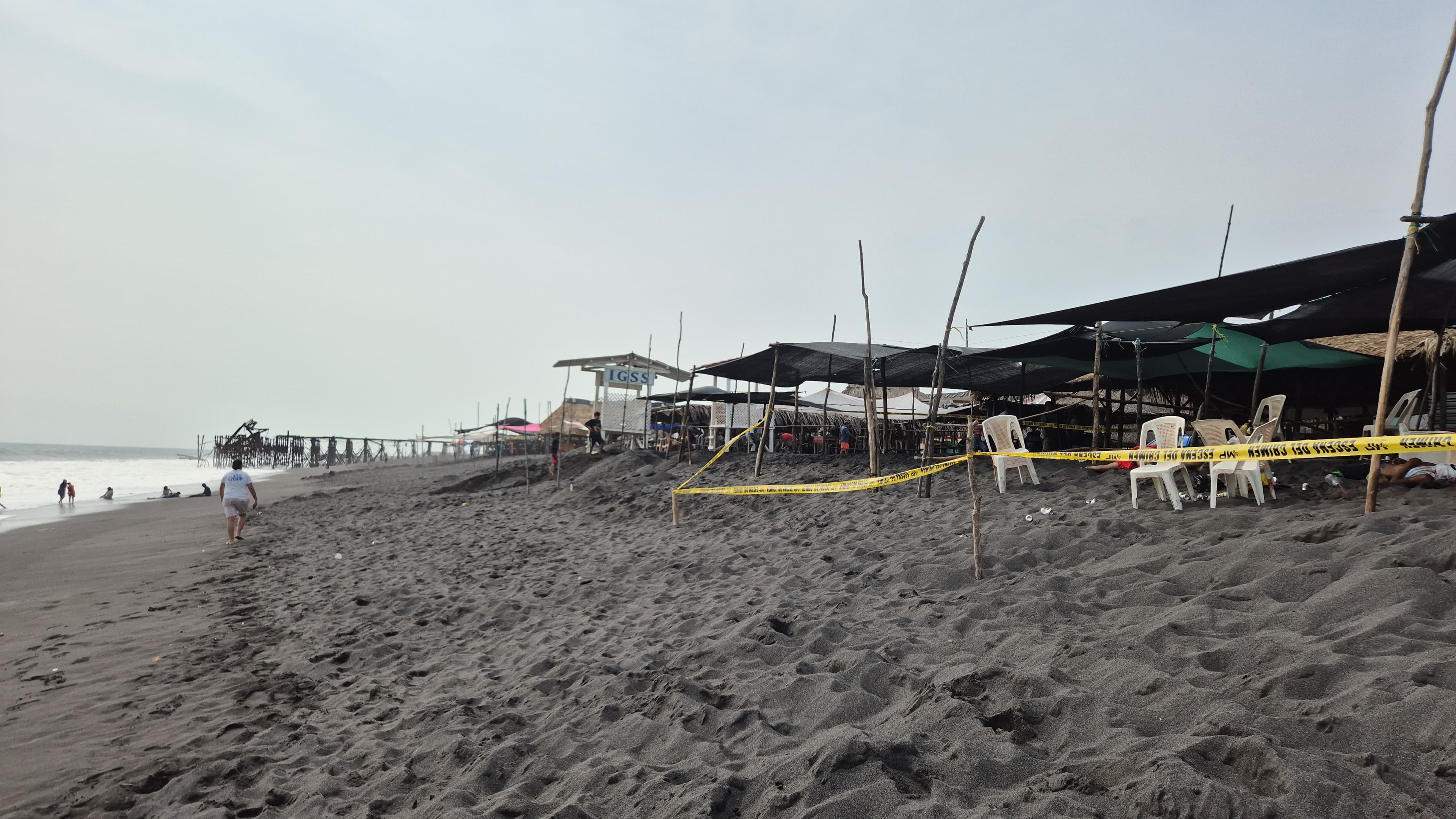 Aumenta a tres el número de muertos por ataque armado en la playa de ...