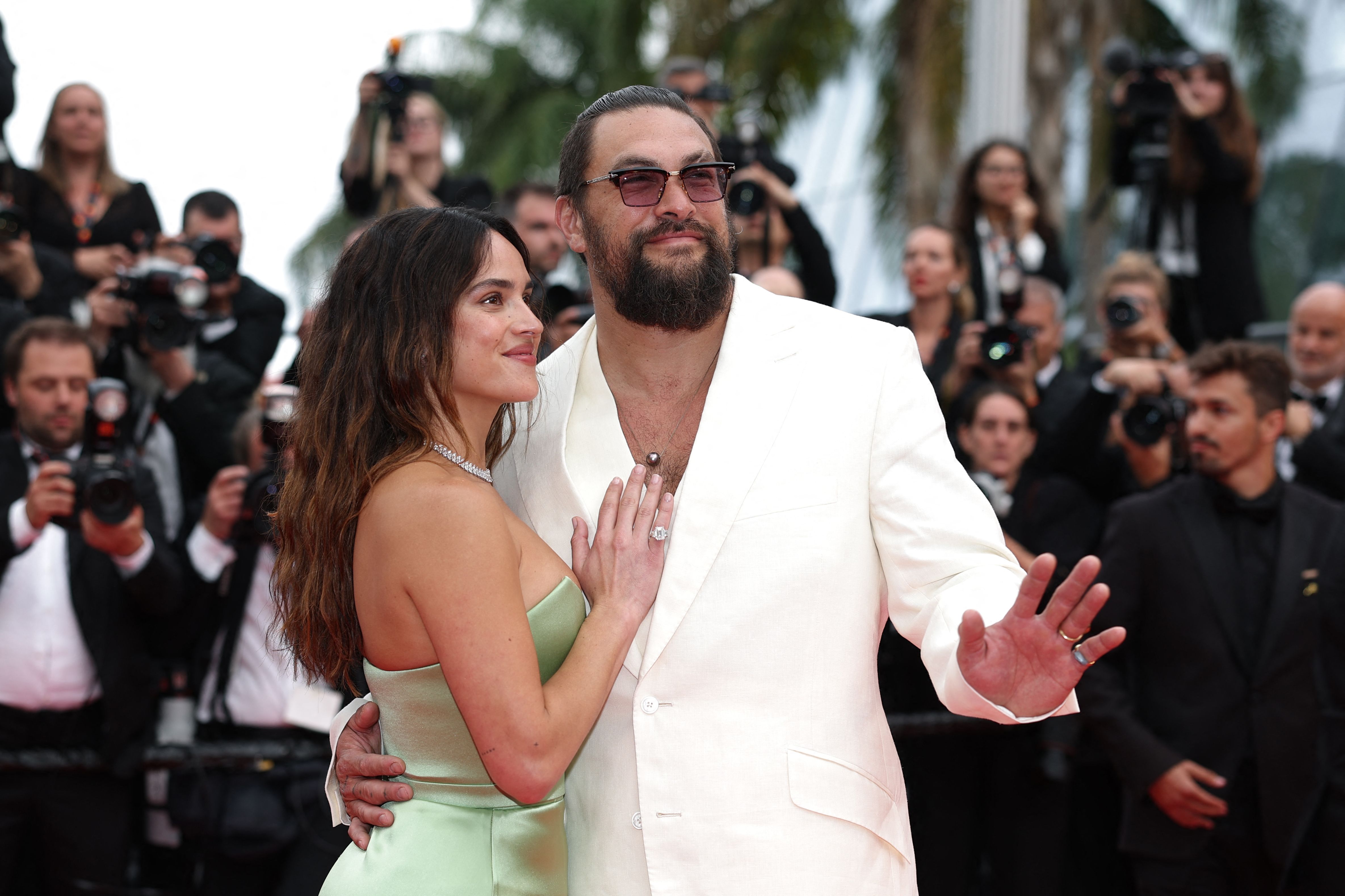 Jason Momoa y Adria Arjona: videos de su visita al Cerro de la Cruz, La ...