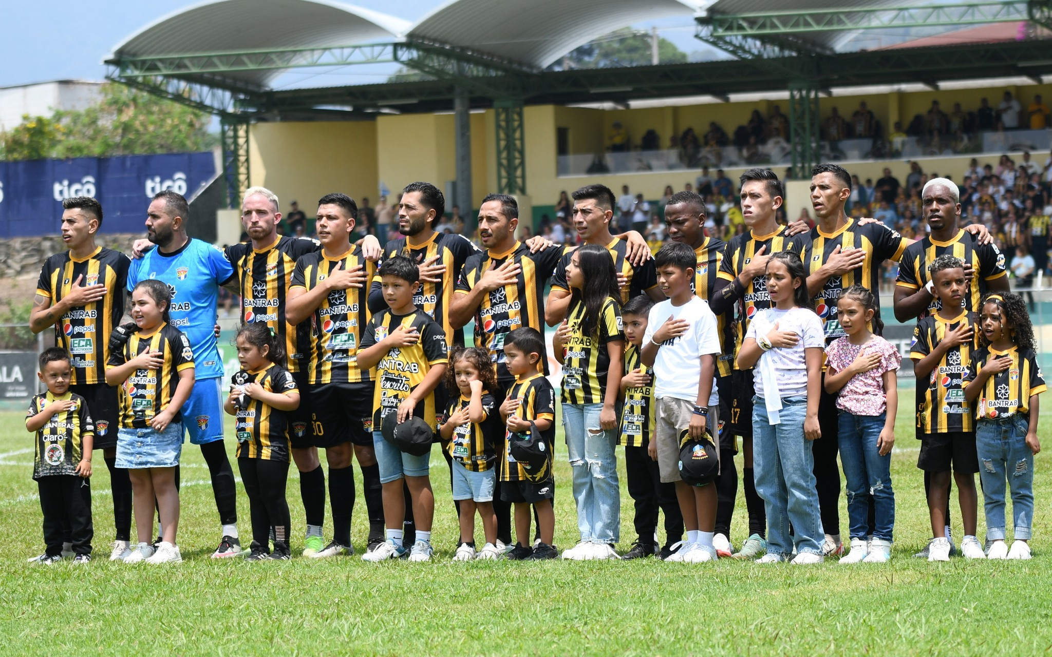 Final de vuelta en la Primera División: Mictlán recibe a Aurora con el ...