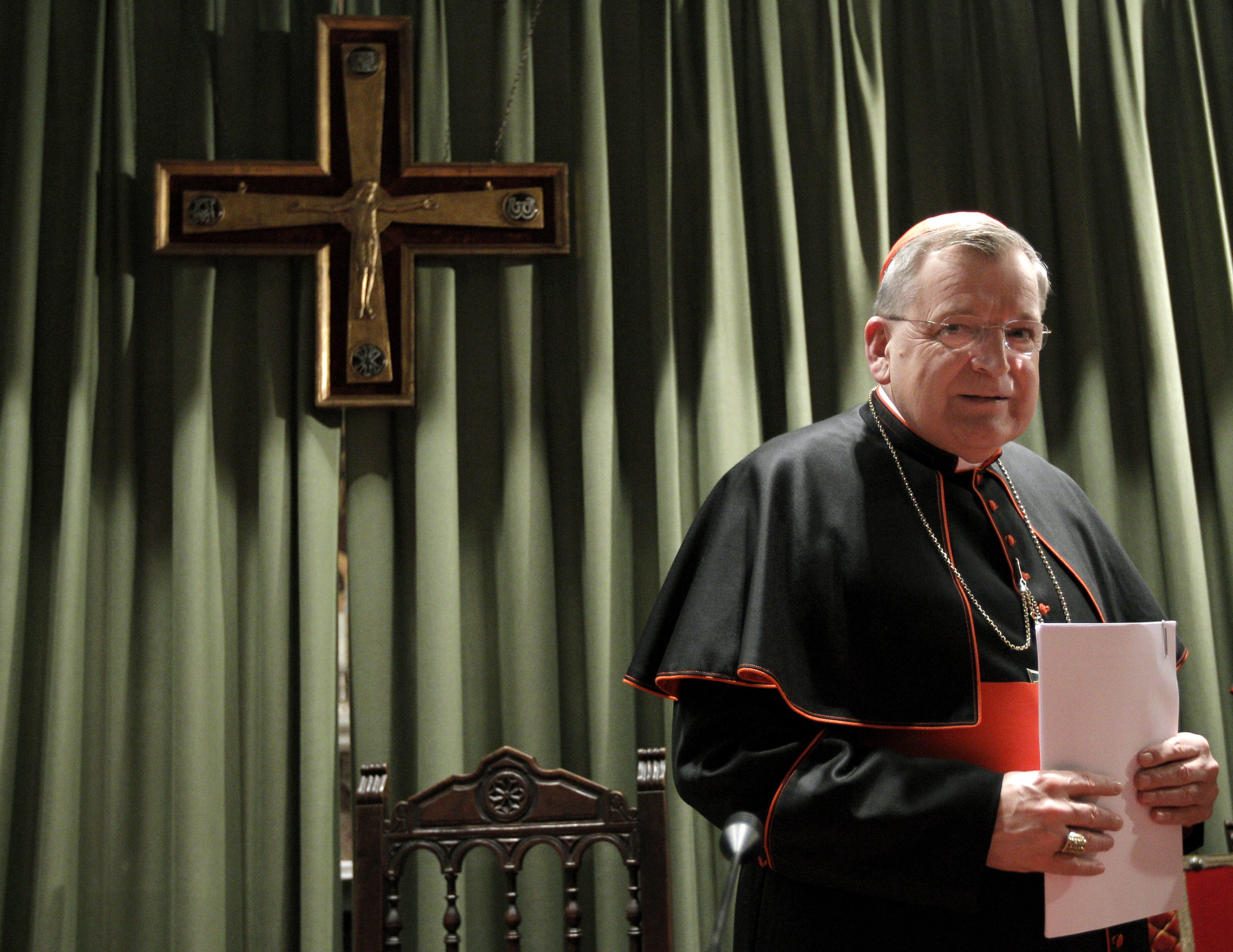 ¿Quién es Raymond Burke? El conservador que Trump quiere como Papa y ...