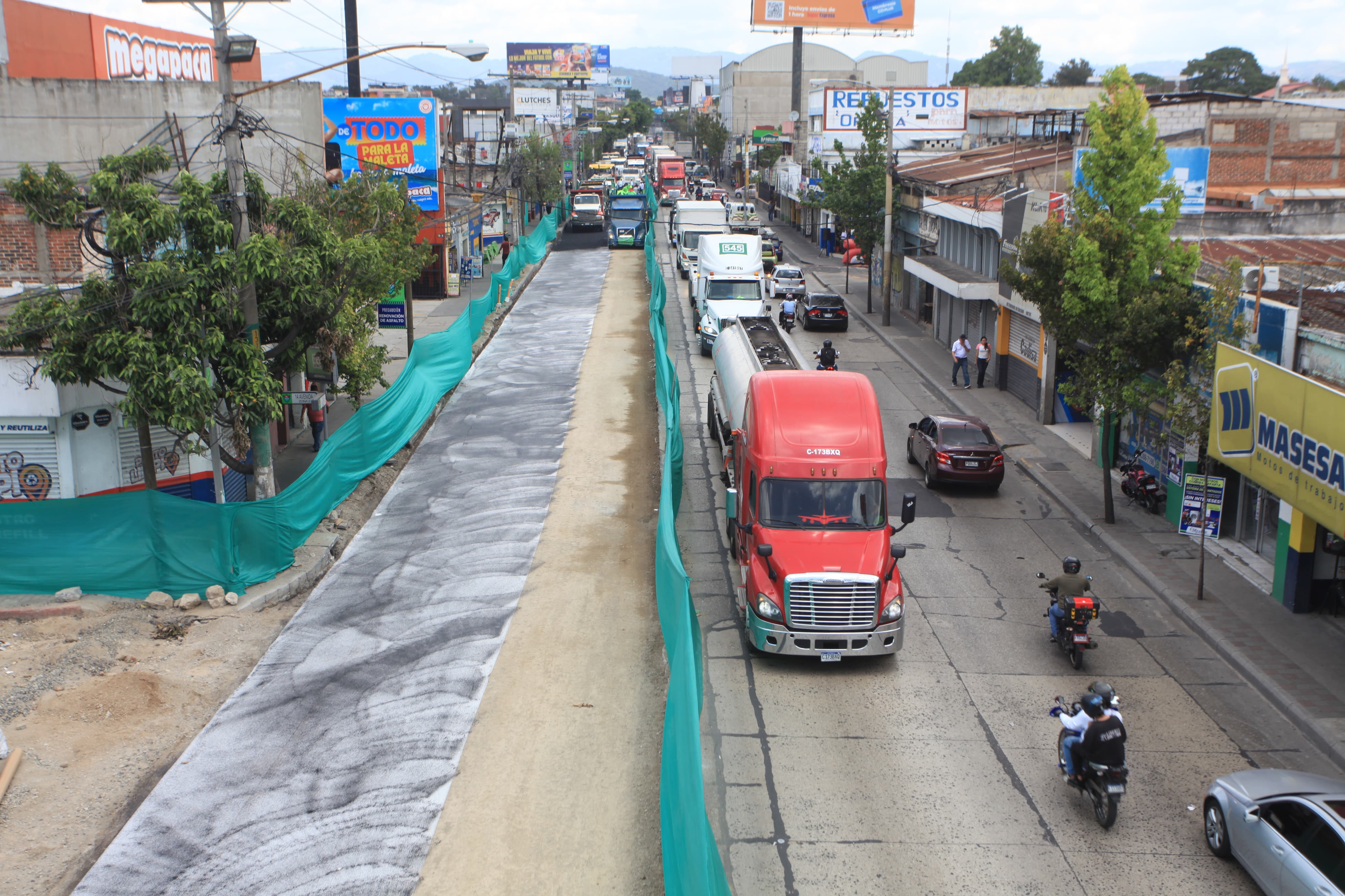 Así avanza la reparación de la calle Martí: colocan primera capa de asfalto