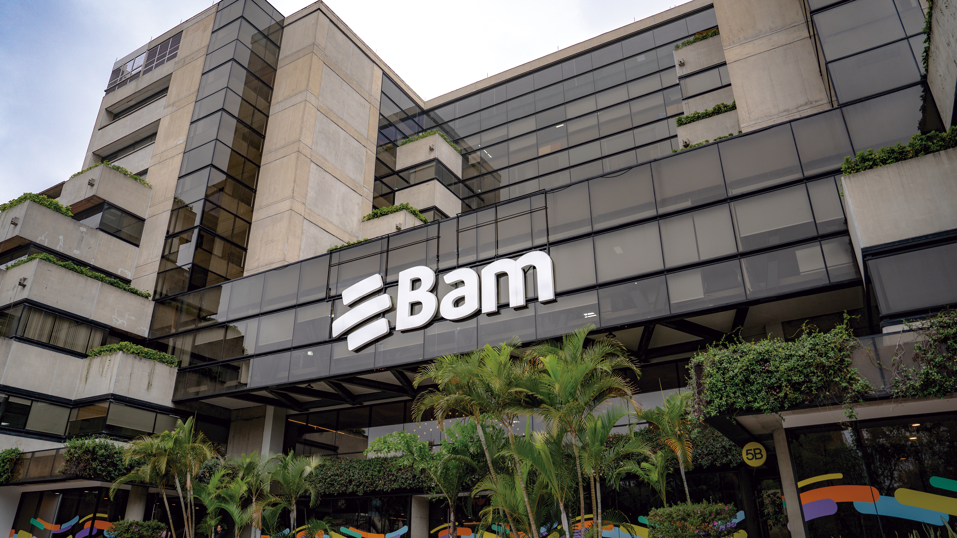 Bam celebra 99 años transformando la banca en Guatemala
