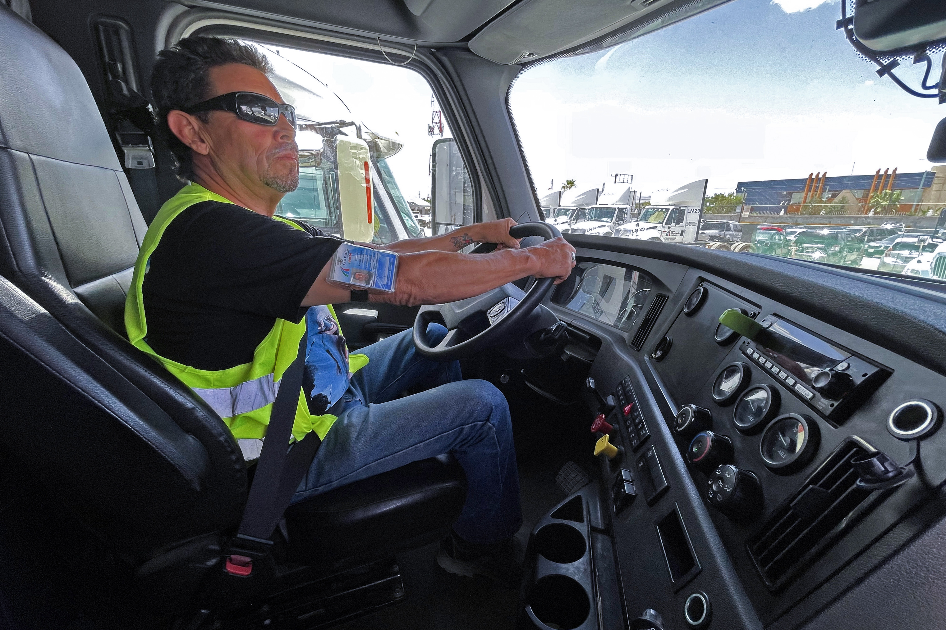 ¿Cuándo entra en vigor la norma que obliga a los camioneros a hablar ...
