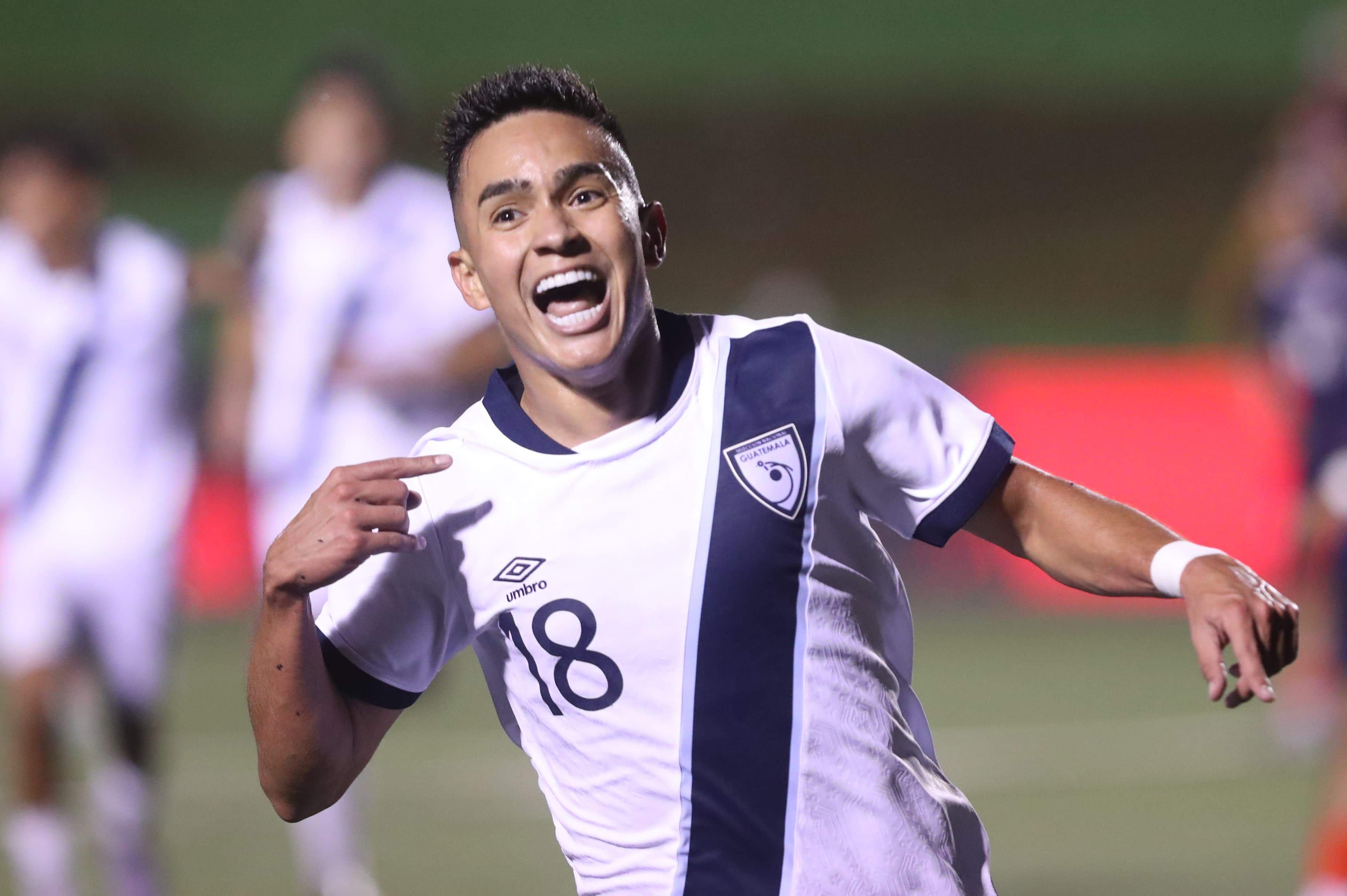 Óscar Santis entra en la lista de goleadores históricos de la Selección ...