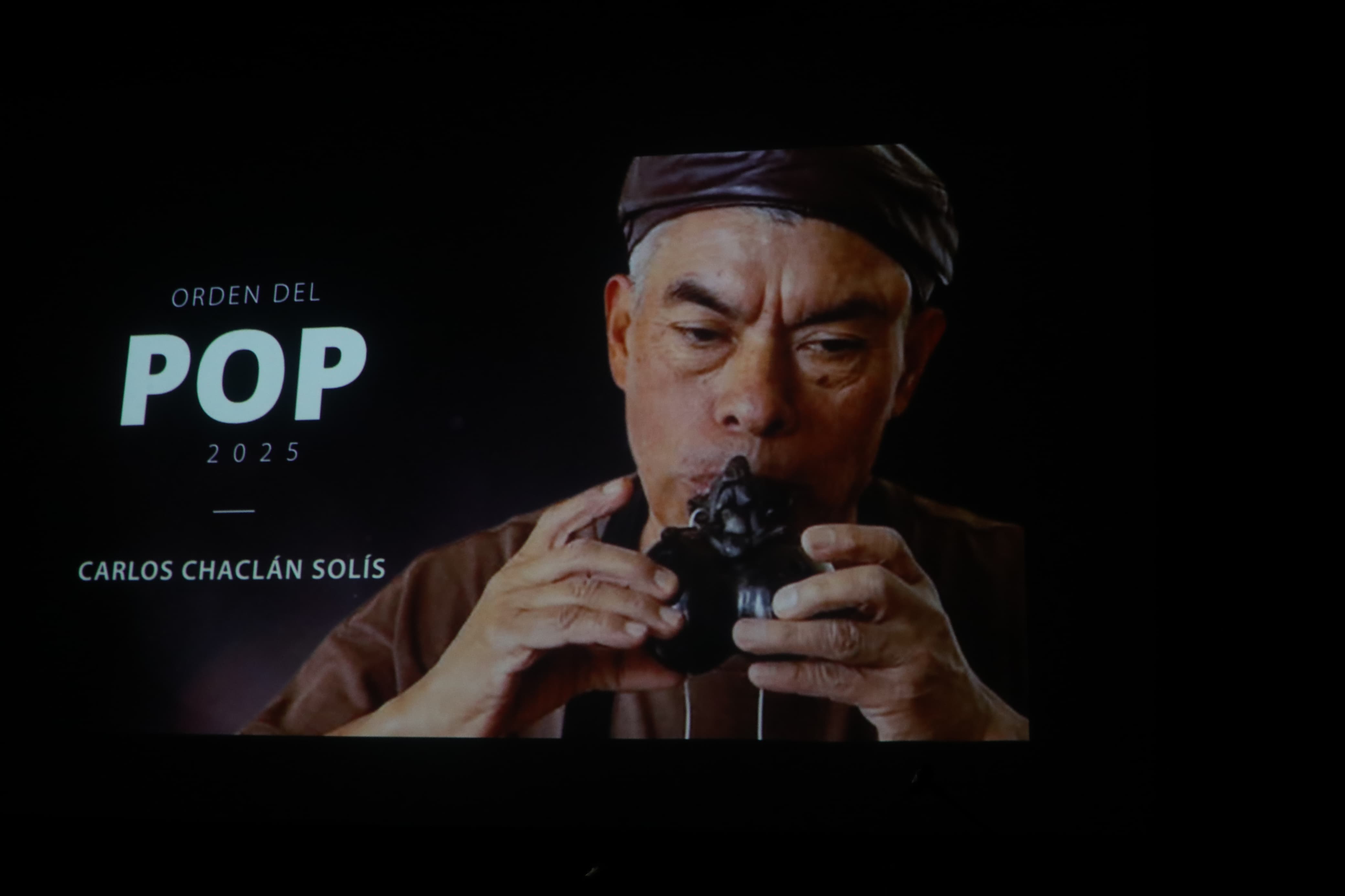 Carlos Chaclán Solís recibe la Orden del Pop 2025 del Museo Popol Vuh ...