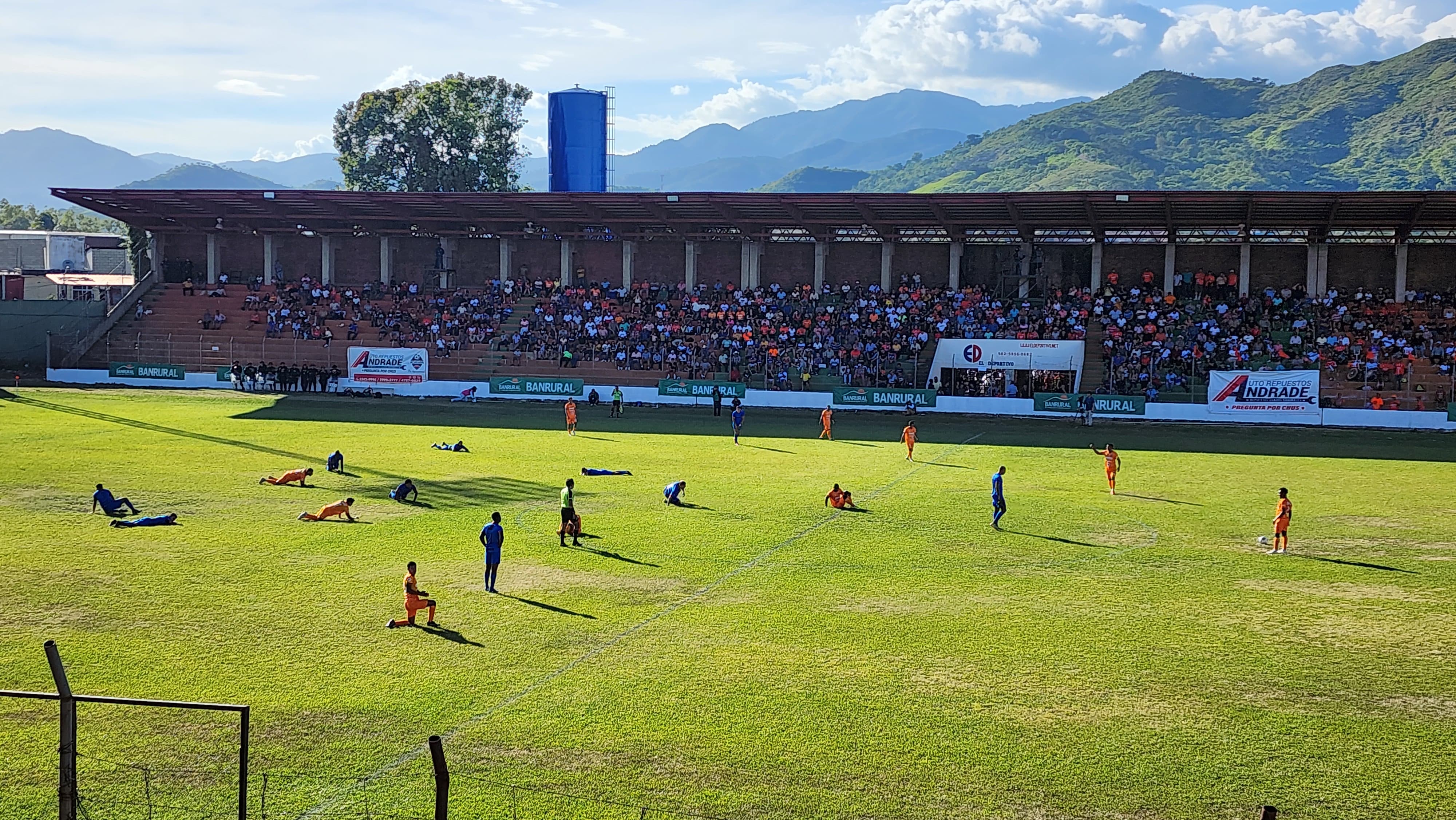 Lo más insólito de la jornada 1: avispas interrumpen el Achuapa vs ...