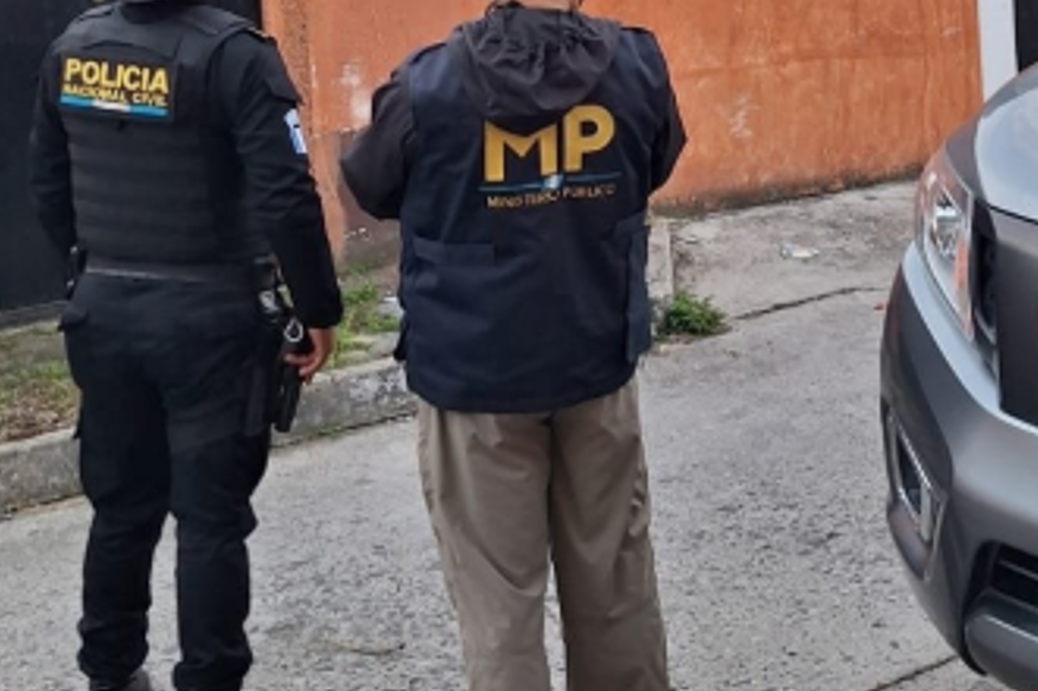 Capturan a una persona en allanamientos por supuesto uso fraudulento de tarjeta de débito o crédito