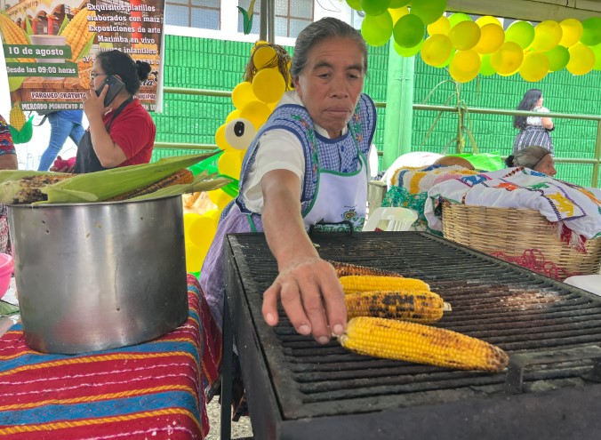 Familias acuden a San Lucas Sacatepéquez al Festival del Elote