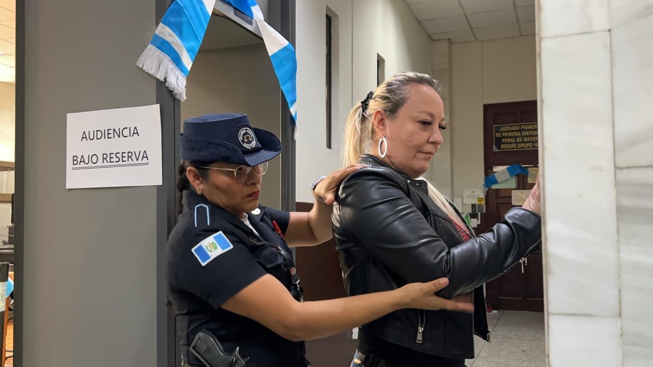 María Marta Castañeda llega al Juzgado de Mayor Riesgo A