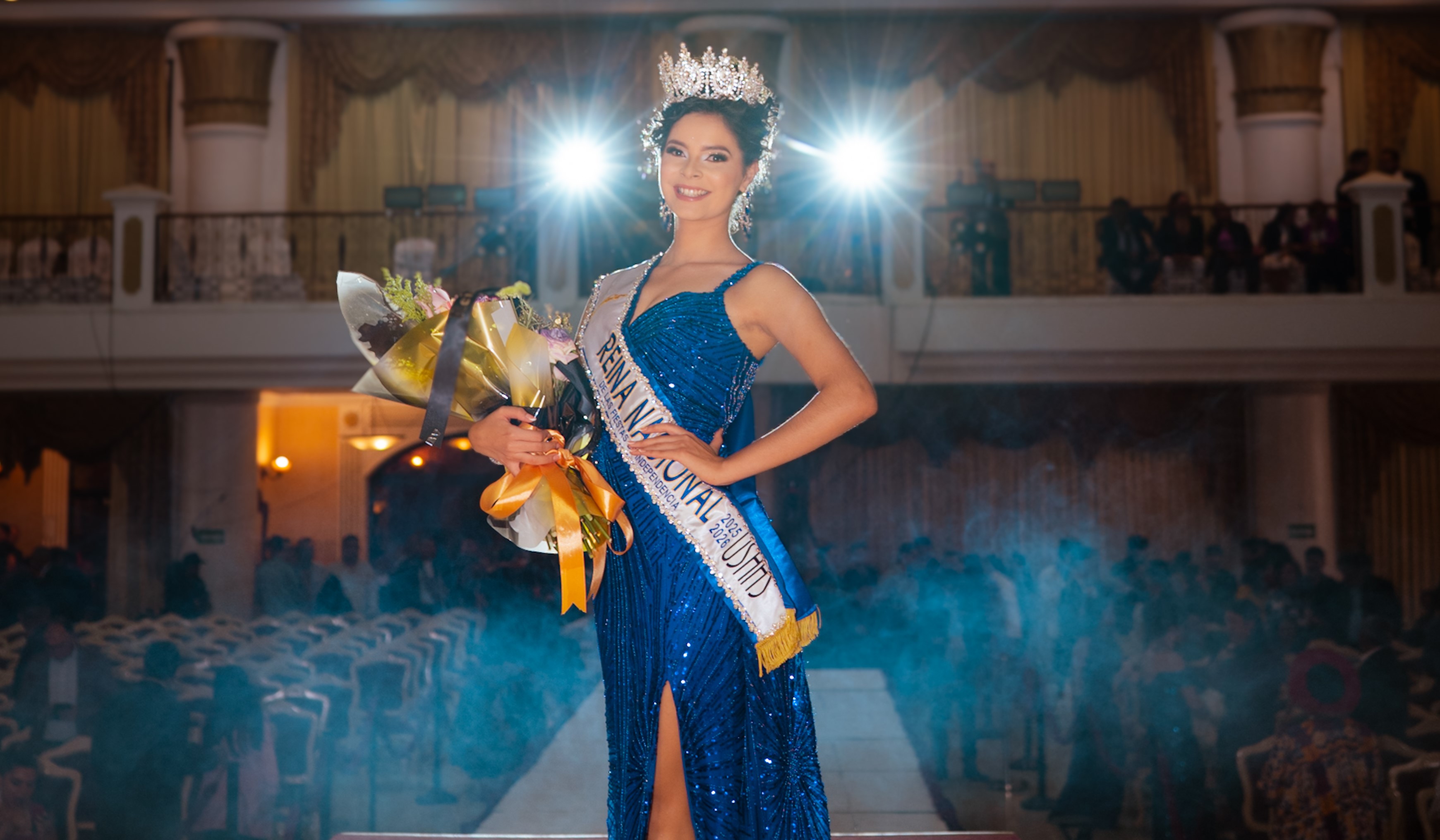 María Paula Álvarez se corona como Reina Nacional de las Fiestas de ...