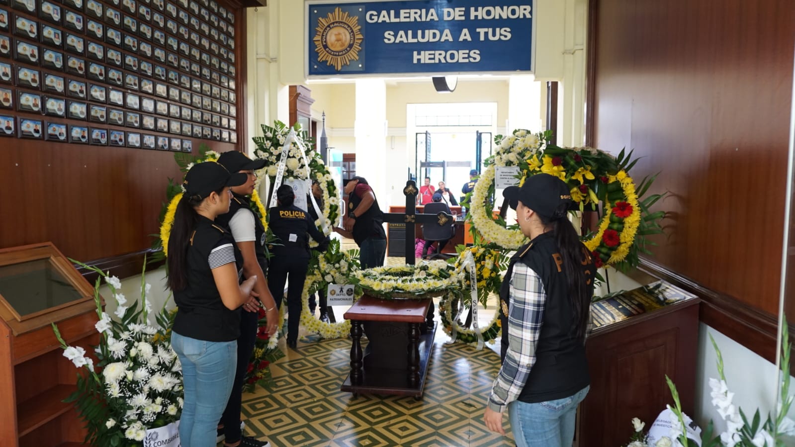 Inician honras fúnebres del agente de la PNC Cleofas Ortega