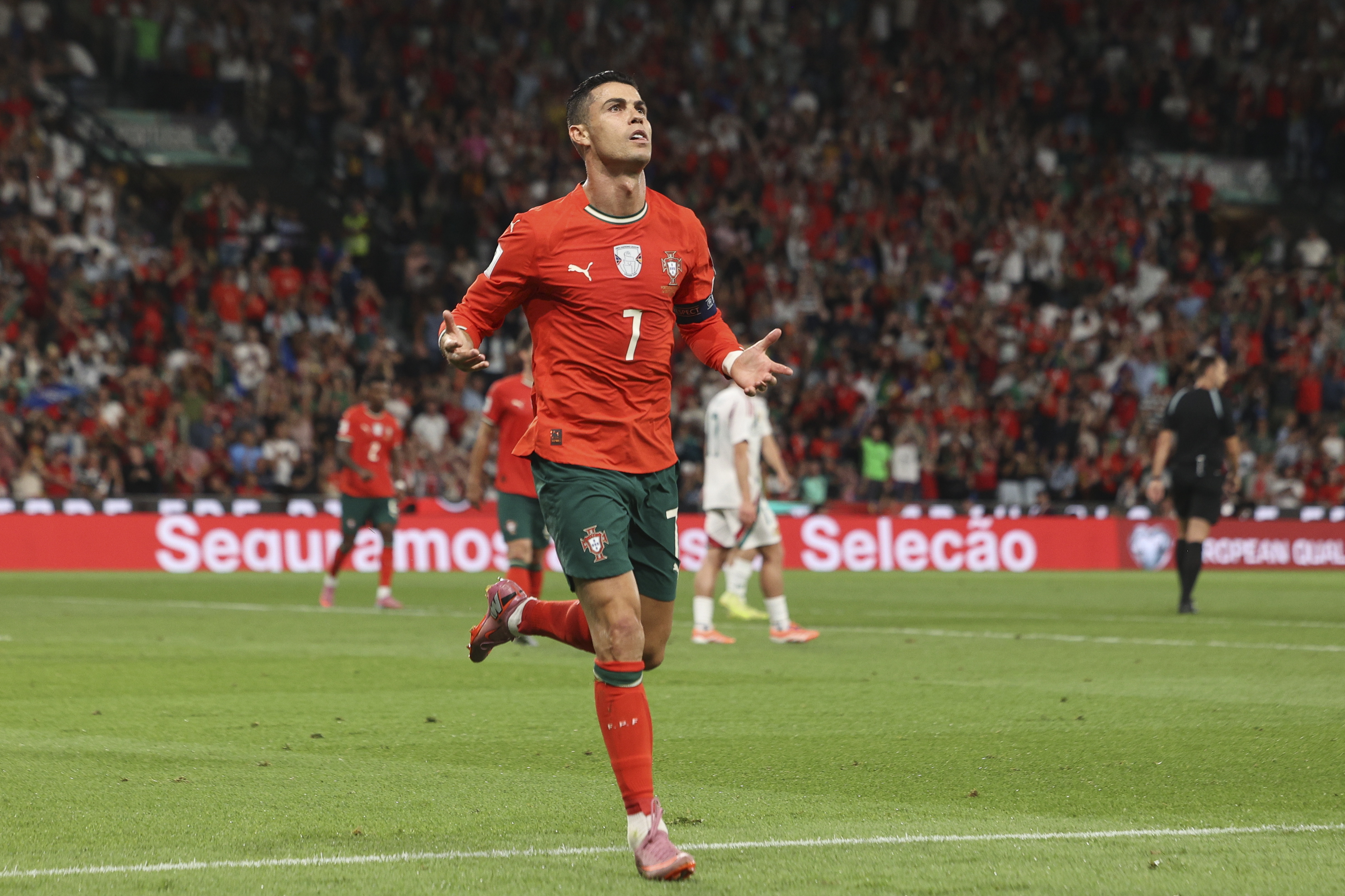 Cristiano supera a Carlos Ruiz y bate récord de goles en eliminatorias ...