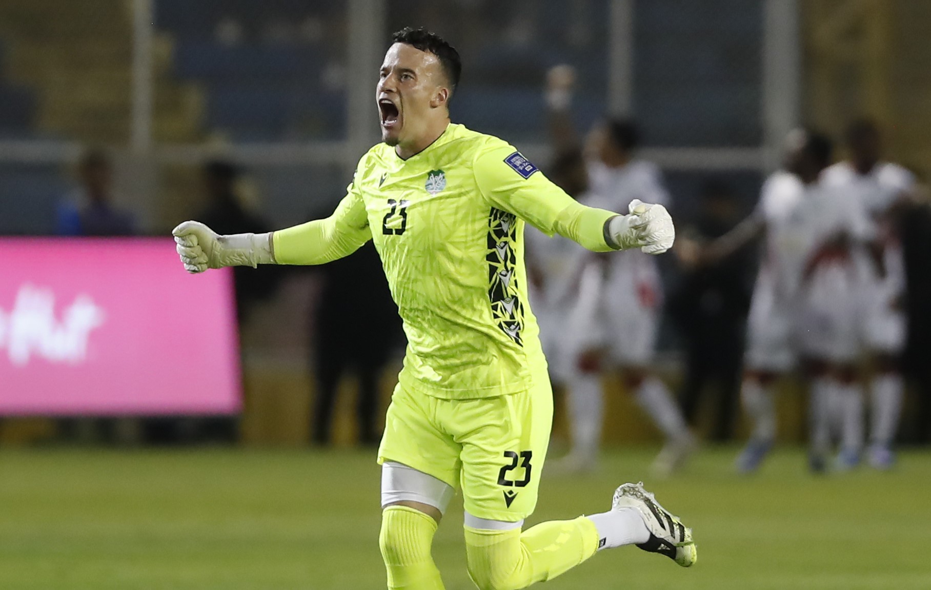 ¡Momento amargo para Guatemala! Así fue el gol de Surinam que definió ...
