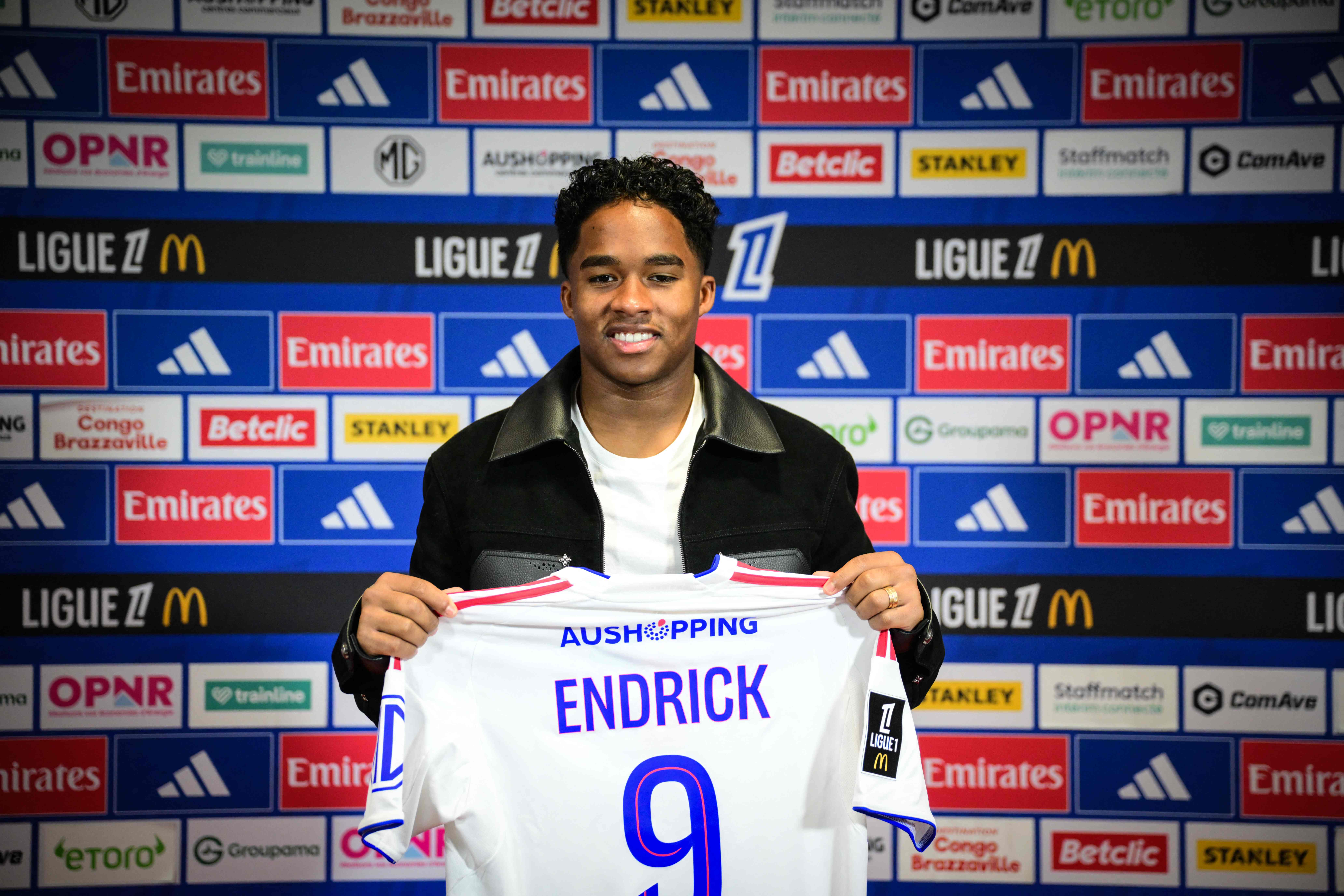 Endrick es presentado en el Lyon: "Mi corazón y mi cabeza están aquí"