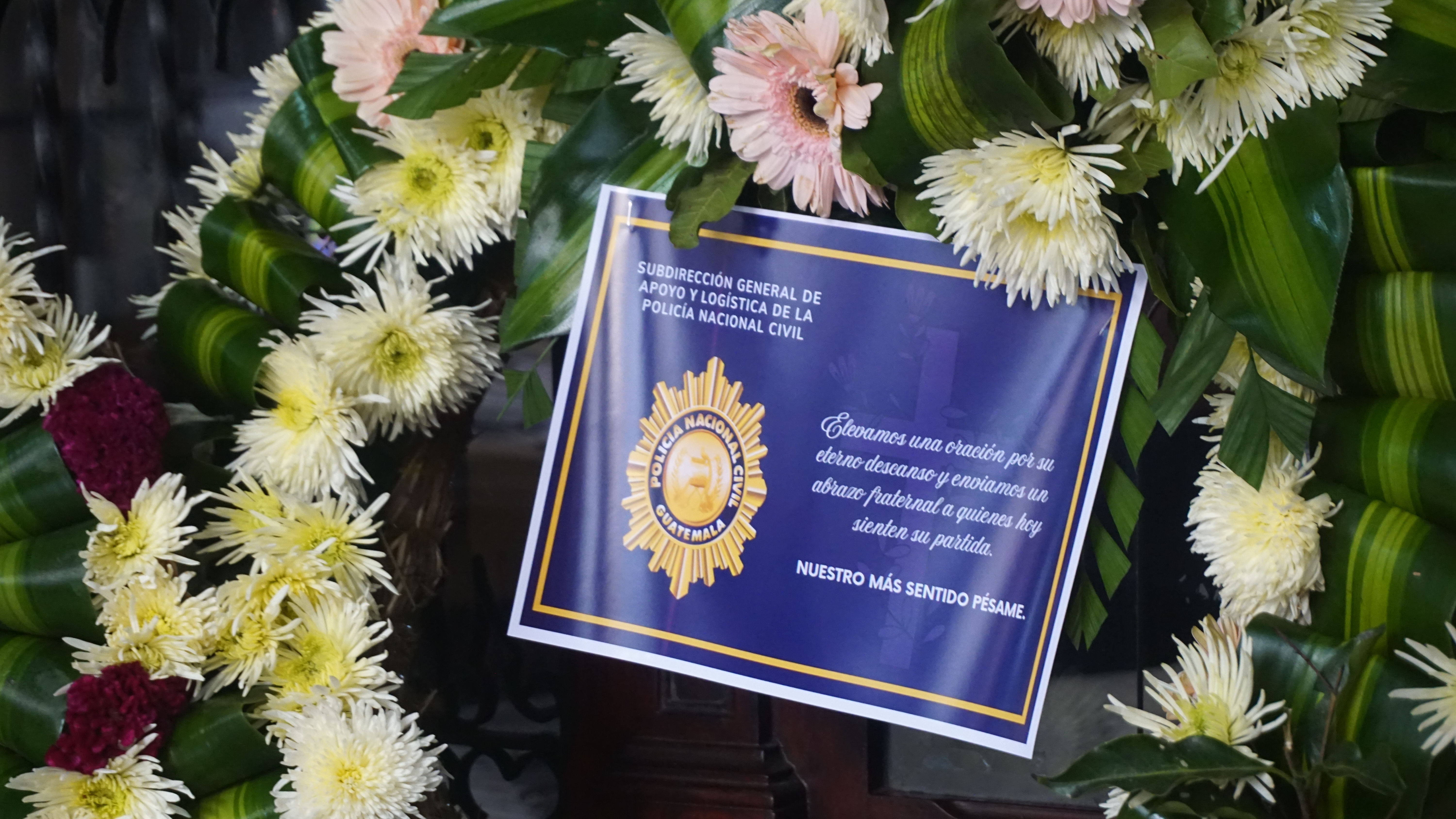 Mingob despide con honras fúnebres a agentes de PNC fallecidos en ...