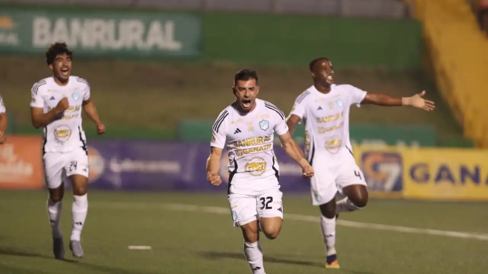 Comunicaciones se queda con el Clásico 336 ante Municipal y salta al ...