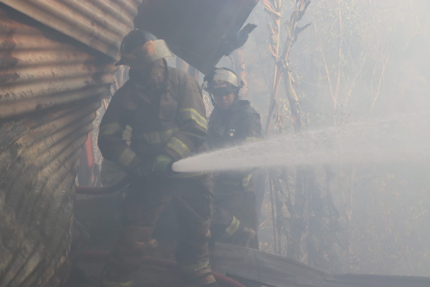 Incendio deja cinco viviendas afectadas y varios heridos en colonia ...