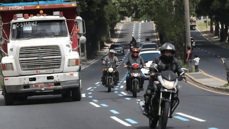 Emetra detalla avances en la implementación de motovías en la capital y ...