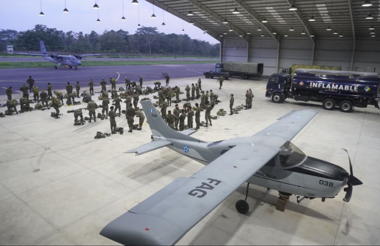 Ejército alista compra de armamento, cinco aviones y dos guardacostas ...